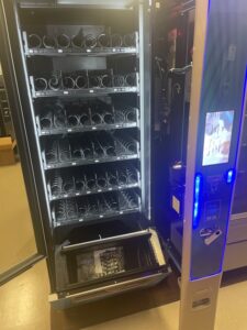 CRANE Merchant 4 Media2 Ambient, Model 186 | Snack Vending Machine